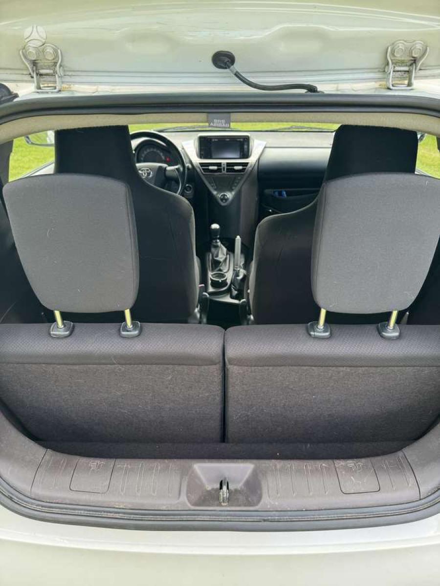 Balts Toyota IQ 2009 Viļņa, ar dzinēja tilpumu 1.36 L un nobraukumu 205 tūkst. km par 3100 €, foto 12 vietnē AUTOMOTO.COM.LV