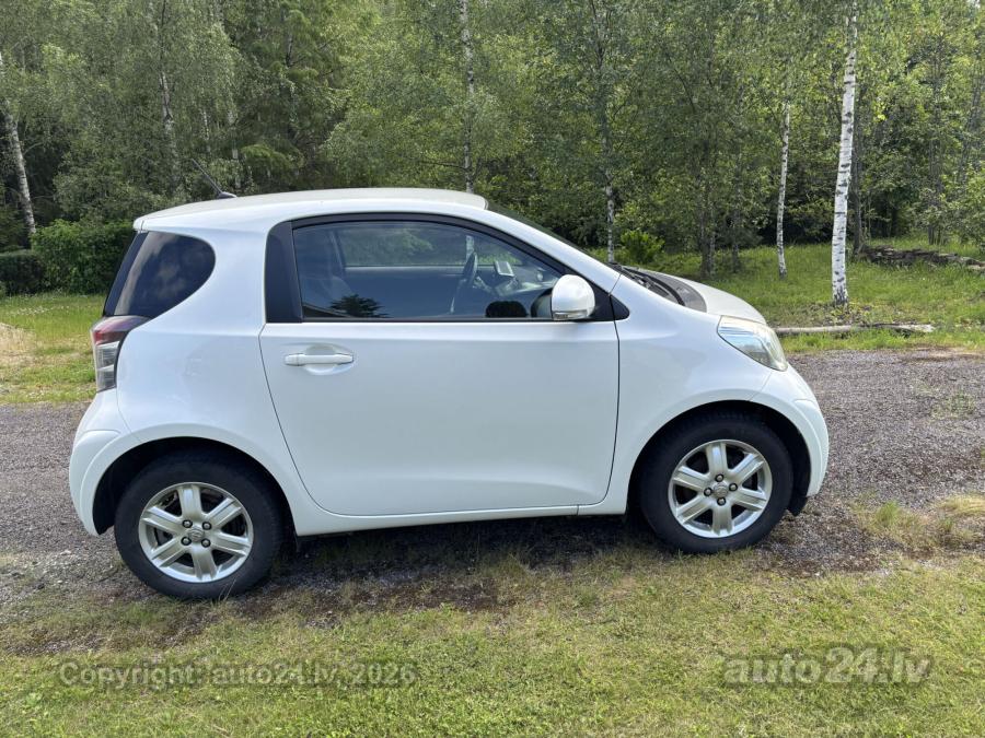 White Toyota IQ 2010 in Tallinn, with an engine capacity of 1.00 L and mileage of 125 thousand km for 2650 €, photo 6 on AUTOMOTO.COM.LV