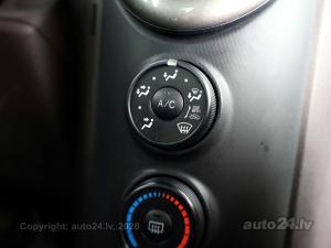 Белый Тойота АйКью 2011 в Таллин, объемом двигателя 1.00 л и пробегом 71 тыс. км за 2299 €, фото 9 на AUTOMOTO.COM.LV