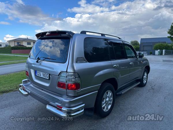 Тойота Ленд Крузер 2002 в Таллин на AUTOMOTO.COM.LV Бежевый Тойота Ленд Крузер 2002 в Таллин, объемом двигателя 4.20 л и пробегом 359 тыс. км за 17900 €, фото 3 на AUTOMOTO.COM.LV