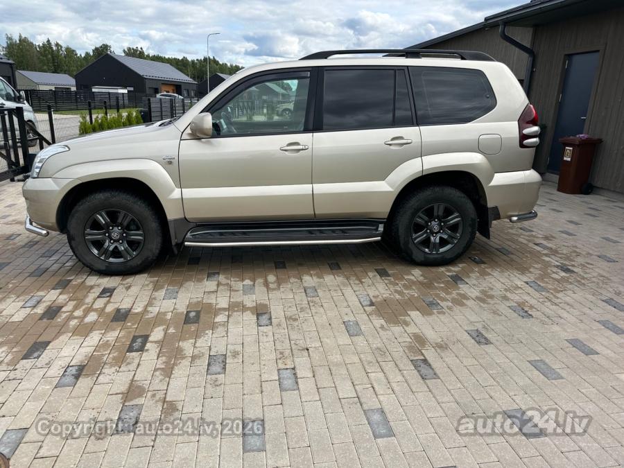 Beige Toyota Land Cruiser 2007 in Tallinn, with an engine capacity of 3.00 L and mileage of 283 thousand km for 11500 €, photo 4 on AUTOMOTO.COM.LV