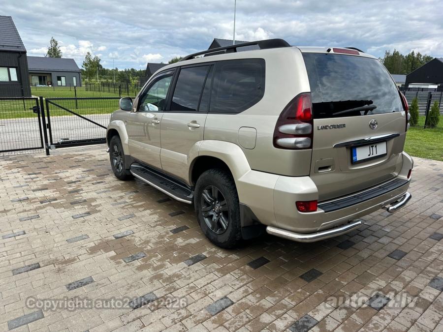 Beige Toyota Land Cruiser 2007 in Tallinn, with an engine capacity of 3.00 L and mileage of 283 thousand km for 11500 €, photo 5 on AUTOMOTO.COM.LV