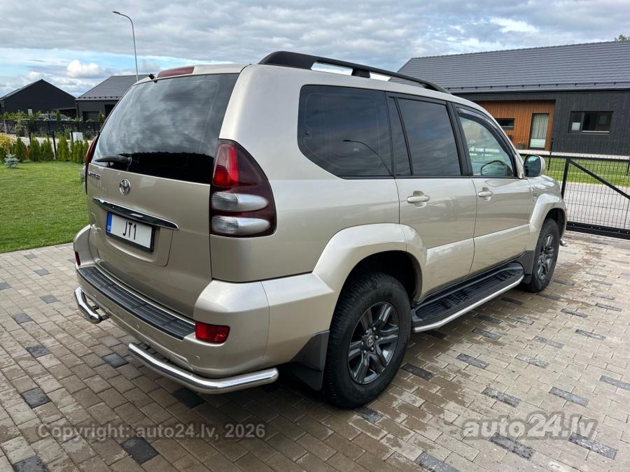 Beige Toyota Land Cruiser 2007 in Tallinn, with an engine capacity of 3.00 L and mileage of 283 thousand km for 11500 €, photo 7 on AUTOMOTO.COM.LV