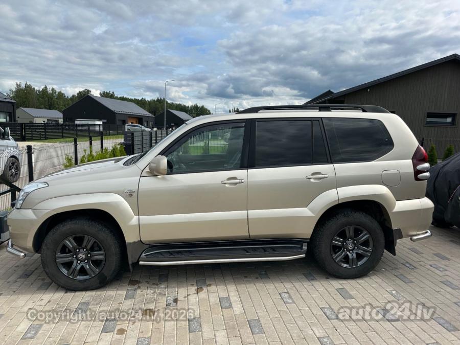 Beige Toyota Land Cruiser 2007 in Tallinn, with an engine capacity of 3.00 L and mileage of 283 thousand km for 11500 €, photo 20 on AUTOMOTO.COM.LV