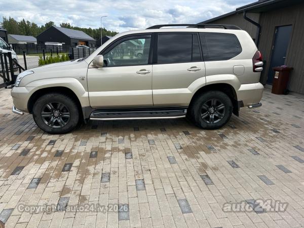 Beige Toyota Land Cruiser 2007 in Tallinn, with an engine capacity of 3.00 L and mileage of 283 thousand km for 11500 €, photo 3 on AUTOMOTO.COM.LV