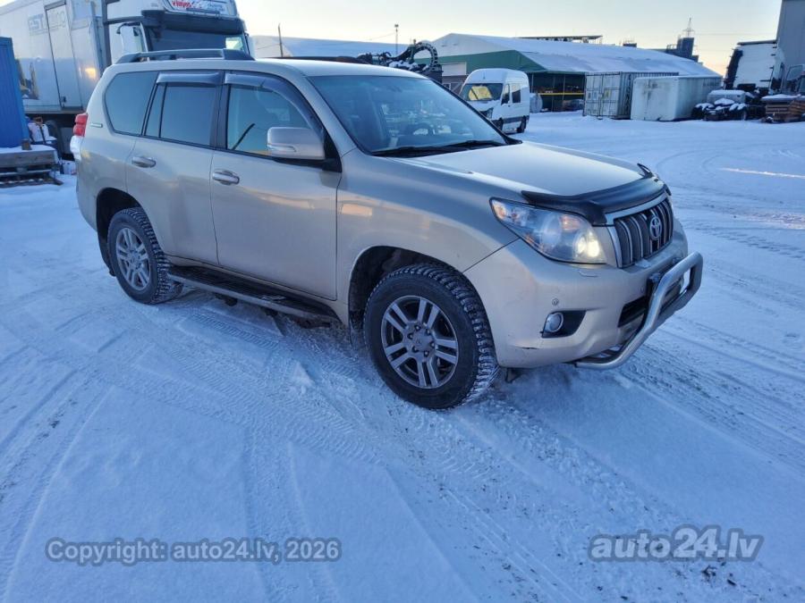 Smilšu krāsa Toyota Land Cruiser 2011 Tallina, ar dzinēja tilpumu 3.00 L un nobraukumu 0 tūkst. km par 16000 €, foto 1 vietnē AUTOMOTO.COM.LV