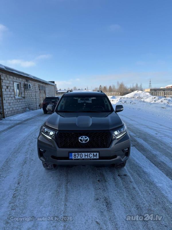 Beige Toyota Land Cruiser 2016 in Tallinn, with an engine capacity of 2.80 L and mileage of 154 thousand km for 36500 €, photo 2 on AUTOMOTO.COM.LV