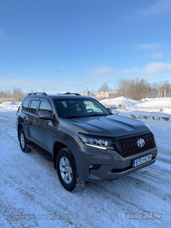 Beige Toyota Land Cruiser 2016 in Tallinn, with an engine capacity of 2.80 L and mileage of 154 thousand km for 36500 €, photo 3 on AUTOMOTO.COM.LV