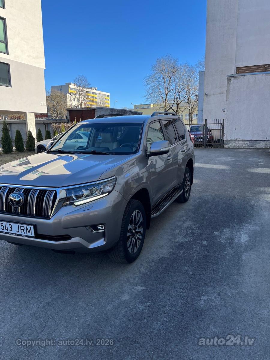 Beige Toyota Land Cruiser 2022 in Tallinn, with an engine capacity of 2.80 L and mileage of 45 thousand km for 57000 €, photo 4 on AUTOMOTO.COM.LV