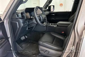 Smilšu krāsa Toyota Land Cruiser 2024 Pērnava, ar dzinēja tilpumu 2.80 L un nobraukumu 35 tūkst. km par 70700 €, foto 12 vietnē AUTOMOTO.COM.LV