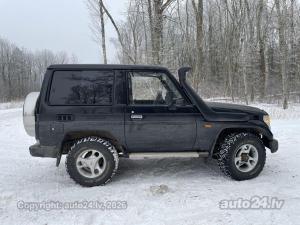 Melns Toyota Land Cruiser 1994 Tallina, ar dzinēja tilpumu 2.40 L un nobraukumu 232 tūkst. km par 13900 €, foto 5 vietnē AUTOMOTO.COM.LV