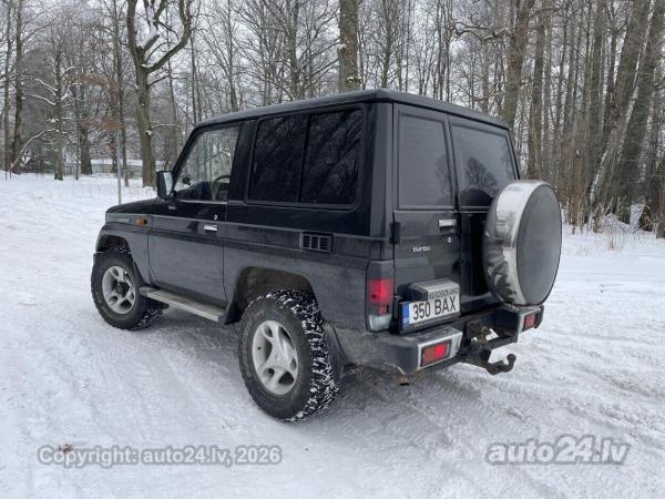Black Toyota Land Cruiser 1994 in Tallinn, with an engine capacity of 2.40 L and mileage of 232 thousand km for 13900 €, photo 8 on AUTOMOTO.COM.LV