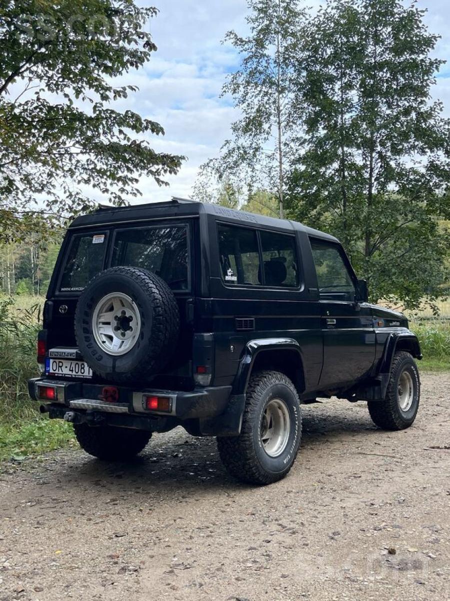 Черный Тойота Ленд Крузер 1995 в Айзкраукле, объемом двигателя 3.00 л и пробегом 238 тыс. км за 7950 €, фото 6 на AUTOMOTO.COM.LV