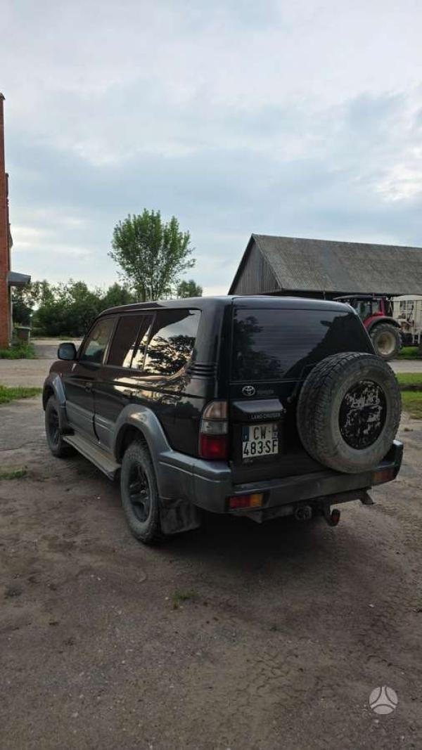 Black Toyota Land Cruiser 1998 in Taurage, with an engine capacity of 2.98 L and mileage of 265 thousand km for 5500 €, photo 1 on AUTOMOTO.COM.LV