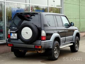 Black Toyota Land Cruiser 2000 in Riga, with an engine capacity of 3.00 L and mileage of 257 thousand km for 8900 €, photo 3 on AUTOMOTO.COM.LV