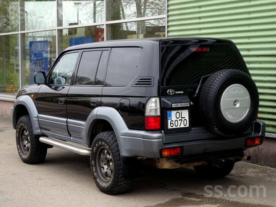 Black Toyota Land Cruiser 2000 in Riga, with an engine capacity of 3.00 L and mileage of 257 thousand km for 8900 €, photo 5 on AUTOMOTO.COM.LV