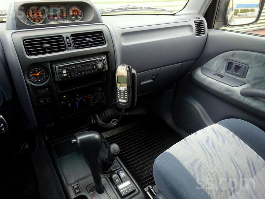 Black Toyota Land Cruiser 2000 in Riga, with an engine capacity of 3.00 L and mileage of 257 thousand km for 8900 €, photo 11 on AUTOMOTO.COM.LV