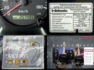 Black Toyota Land Cruiser 2000 in Riga, with an engine capacity of 3.00 L and mileage of 257 thousand km for 8900 €, photo 16 on AUTOMOTO.COM.LV