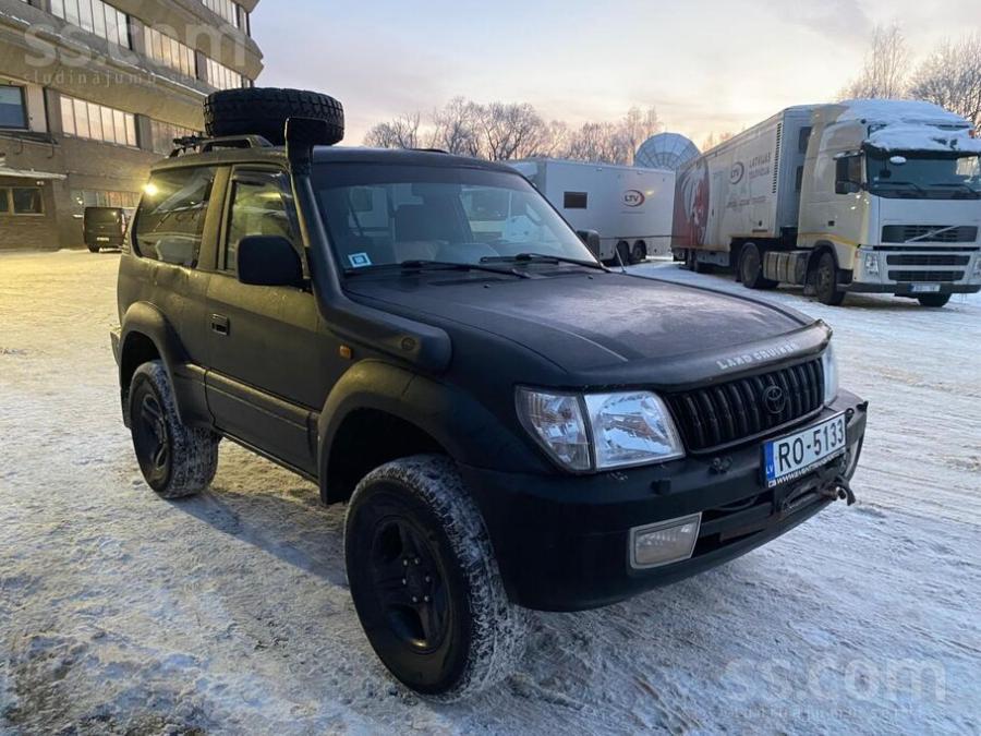 Black Toyota Land Cruiser 2000 in Riga, with an engine capacity of 3.00 L and mileage of 470 thousand km for 10500 €, photo 1 on AUTOMOTO.COM.LV