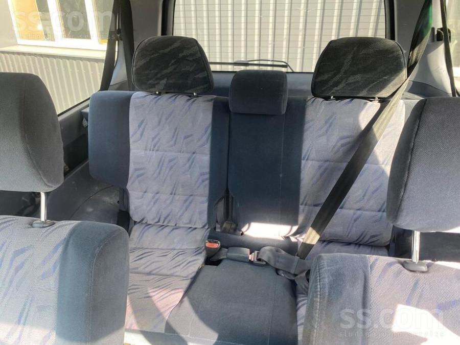 Black Toyota Land Cruiser 2000 in Riga, with an engine capacity of 3.00 L and mileage of 470 thousand km for 10500 €, photo 8 on AUTOMOTO.COM.LV