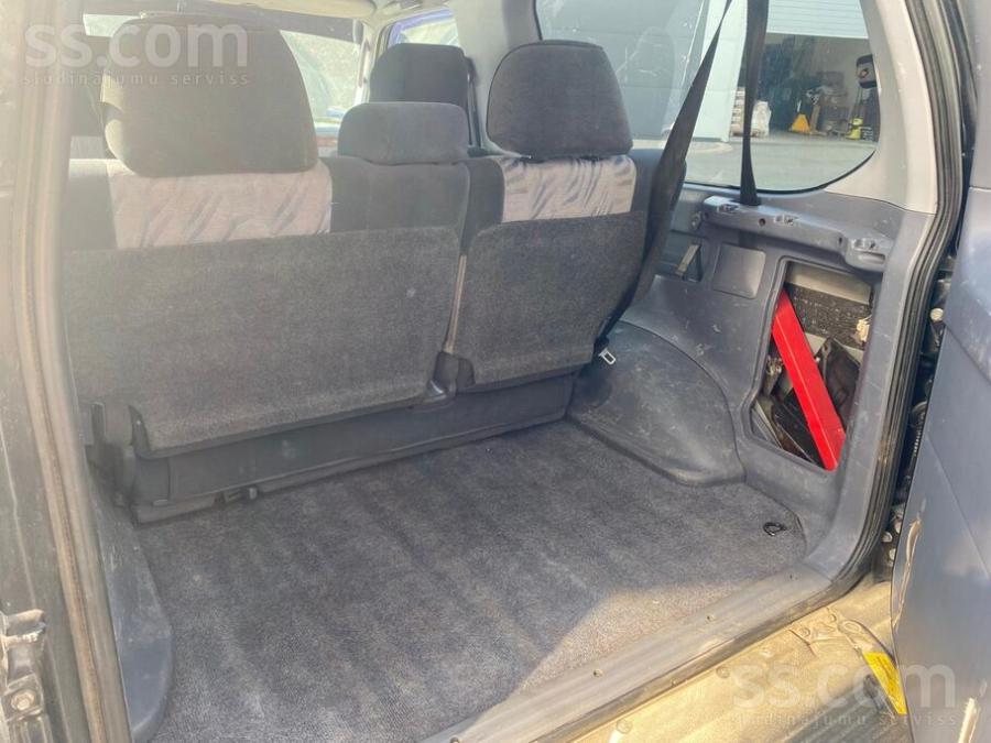 Black Toyota Land Cruiser 2000 in Riga, with an engine capacity of 3.00 L and mileage of 470 thousand km for 10500 €, photo 9 on AUTOMOTO.COM.LV