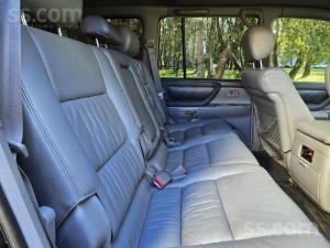 Melns Toyota Land Cruiser 2001 Rīga, ar dzinēja tilpumu 4.20 L un nobraukumu 220 tūkst. km par 15000 €, foto 6 vietnē AUTOMOTO.COM.LV