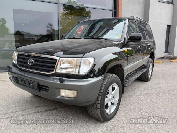 Black Toyota Land Cruiser 2002 in Tartu, with an engine capacity of 0.00 L and mileage of 384 thousand km for 19500 €, photo 8 on AUTOMOTO.COM.LV
