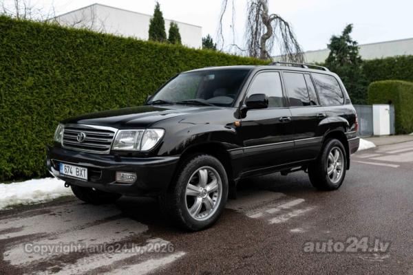 Melns Toyota Land Cruiser 2003 Tallina, ar dzinēja tilpumu 4.20 L un nobraukumu 0 tūkst. km par 9200 €, foto 1 vietnē AUTOMOTO.COM.LV