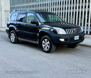 Melns Toyota Land Cruiser 2003 Tallina, ar dzinēja tilpumu 3.00 L un nobraukumu 270 tūkst. km par 6999 €, foto  vietnē AUTOMOTO.COM.LV