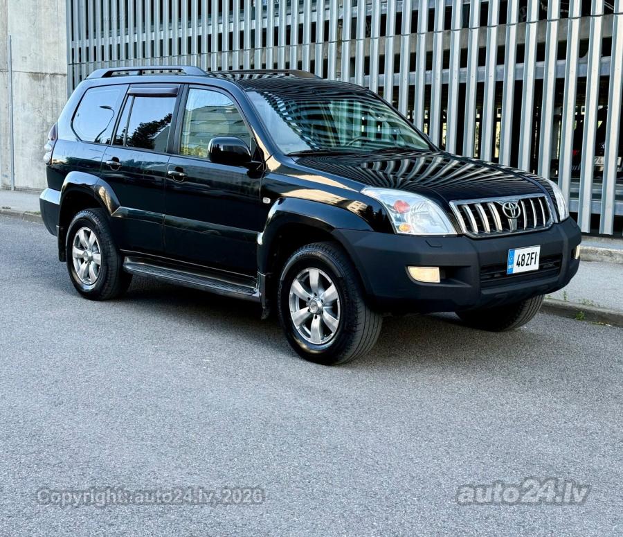 Melns Toyota Land Cruiser 2003 Tallina, ar dzinēja tilpumu 3.00 L un nobraukumu 270 tūkst. km par 6999 €, foto 1 vietnē AUTOMOTO.COM.LV