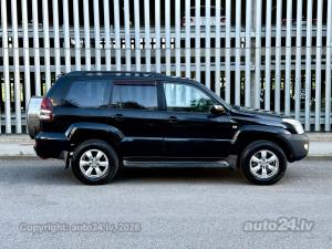 Melns Toyota Land Cruiser 2003 Tallina, ar dzinēja tilpumu 3.00 L un nobraukumu 270 tūkst. km par 6999 €, foto 4 vietnē AUTOMOTO.COM.LV