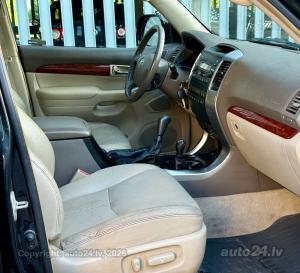 Melns Toyota Land Cruiser 2003 Tallina, ar dzinēja tilpumu 3.00 L un nobraukumu 270 tūkst. km par 6999 €, foto 8 vietnē AUTOMOTO.COM.LV