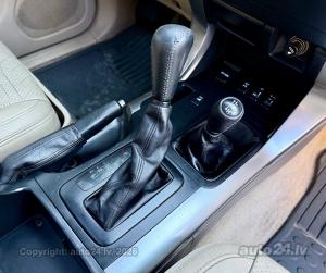 Melns Toyota Land Cruiser 2003 Tallina, ar dzinēja tilpumu 3.00 L un nobraukumu 270 tūkst. km par 6999 €, foto 11 vietnē AUTOMOTO.COM.LV
