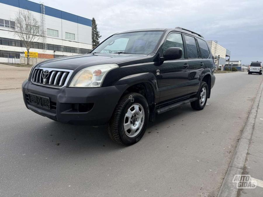 Melns Toyota Land Cruiser 2004 Panevēža, ar dzinēja tilpumu 3.00 L un nobraukumu 600 tūkst. km par 4250 €, foto 4 vietnē AUTOMOTO.COM.LV