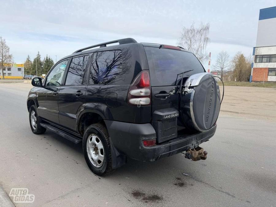 Melns Toyota Land Cruiser 2004 Panevēža, ar dzinēja tilpumu 3.00 L un nobraukumu 600 tūkst. km par 4250 €, foto 6 vietnē AUTOMOTO.COM.LV