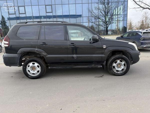 Melns Toyota Land Cruiser 2004 Panevēža, ar dzinēja tilpumu 3.00 L un nobraukumu 600 tūkst. km par 4250 €, foto 6 vietnē AUTOMOTO.COM.LV