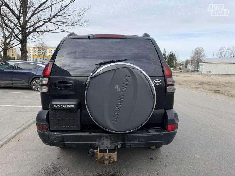 Melns Toyota Land Cruiser 2004 Panevēža, ar dzinēja tilpumu 3.00 L un nobraukumu 600 tūkst. km par 4250 €, foto 9 vietnē AUTOMOTO.COM.LV