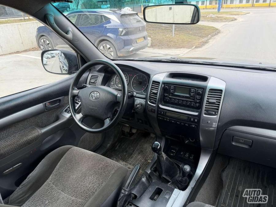 Melns Toyota Land Cruiser 2004 Panevēža, ar dzinēja tilpumu 3.00 L un nobraukumu 600 tūkst. km par 4250 €, foto 10 vietnē AUTOMOTO.COM.LV