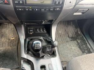 Melns Toyota Land Cruiser 2004 Panevēža, ar dzinēja tilpumu 3.00 L un nobraukumu 600 tūkst. km par 4250 €, foto 14 vietnē AUTOMOTO.COM.LV