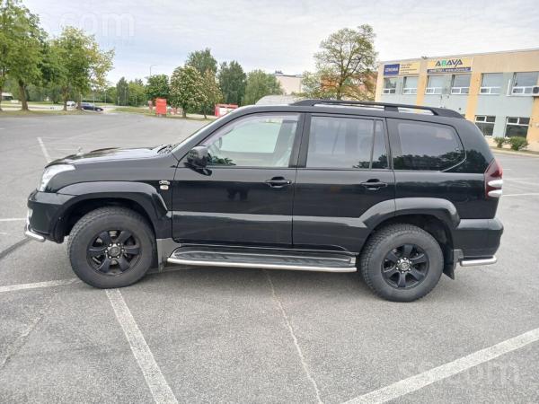 Black Toyota Land Cruiser 2004 in Riga, with an engine capacity of 3.00 L and mileage of 218 thousand km for 8000 €, photo 2 on AUTOMOTO.COM.LV