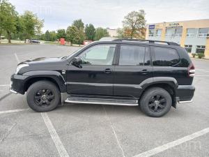 Melns Toyota Land Cruiser 2004 Rīga, ar dzinēja tilpumu 3.00 L un nobraukumu 218 tūkst. km par 8000 €, foto 3 vietnē AUTOMOTO.COM.LV
