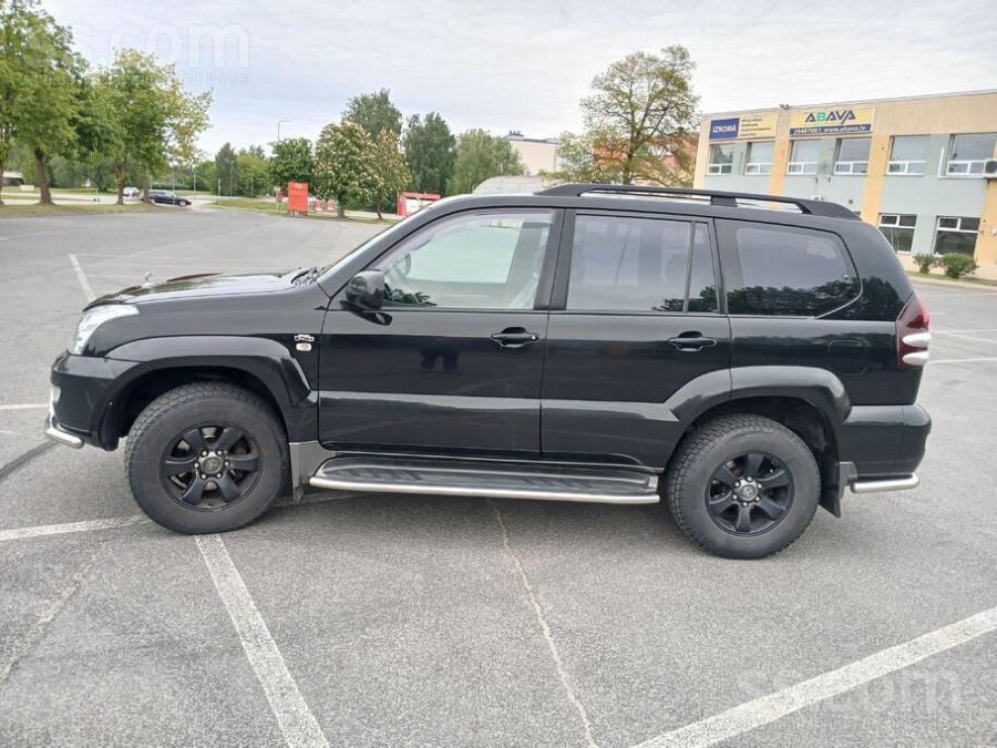 Melns Toyota Land Cruiser 2004 Rīga, ar dzinēja tilpumu 3.00 L un nobraukumu 218 tūkst. km par 8000 €, foto 3 vietnē AUTOMOTO.COM.LV