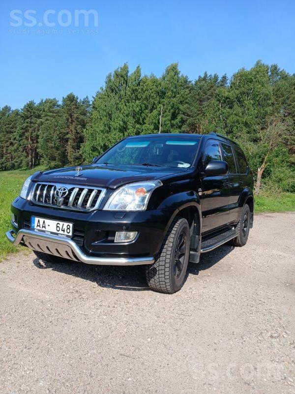 Black Toyota Land Cruiser 2004 in Riga, with an engine capacity of 3.00 L and mileage of 218 thousand km for 8000 €, photo 4 on AUTOMOTO.COM.LV