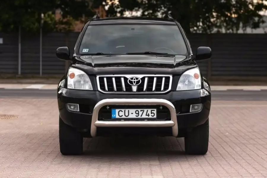 Melns Toyota Land Cruiser 2004 Jelgava, ar dzinēja tilpumu 3.00 L un nobraukumu 172 tūkst. km par 10500 €, foto 3 vietnē AUTOMOTO.COM.LV
