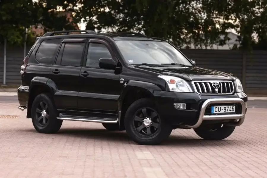 Melns Toyota Land Cruiser 2004 Jelgava, ar dzinēja tilpumu 3.00 L un nobraukumu 172 tūkst. km par 10500 €, foto 4 vietnē AUTOMOTO.COM.LV