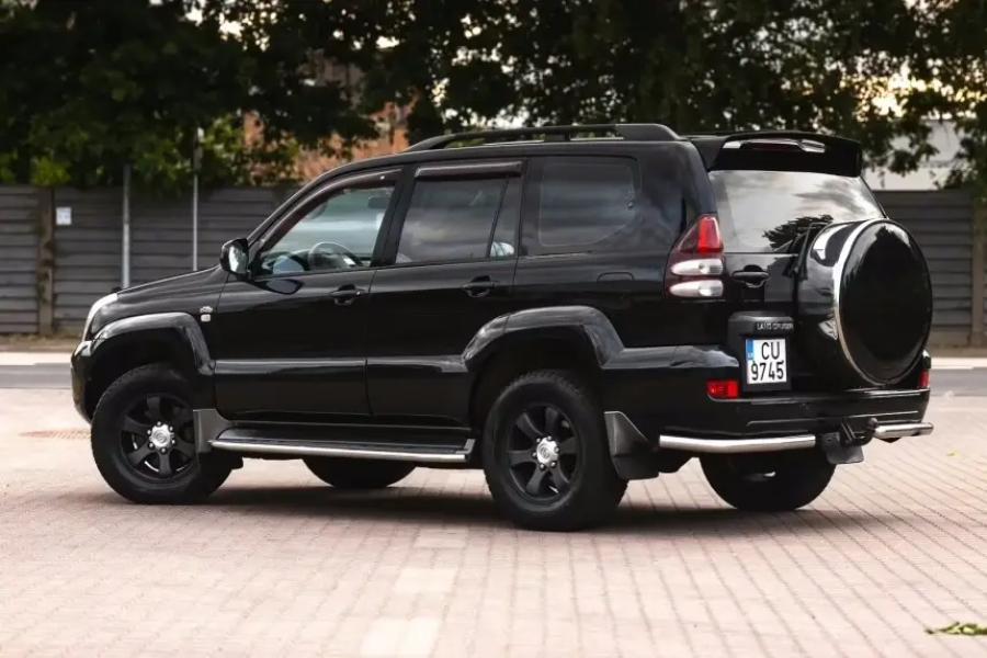 Melns Toyota Land Cruiser 2004 Jelgava, ar dzinēja tilpumu 3.00 L un nobraukumu 172 tūkst. km par 10500 €, foto 5 vietnē AUTOMOTO.COM.LV