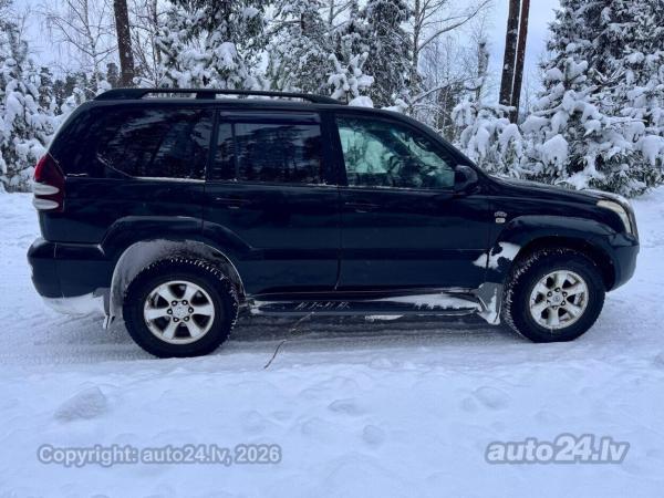 Black Toyota Land Cruiser 2005 in Tallinn, with an engine capacity of 3.00 L and mileage of 379 thousand km for 8700 €, photo 6 on AUTOMOTO.COM.LV