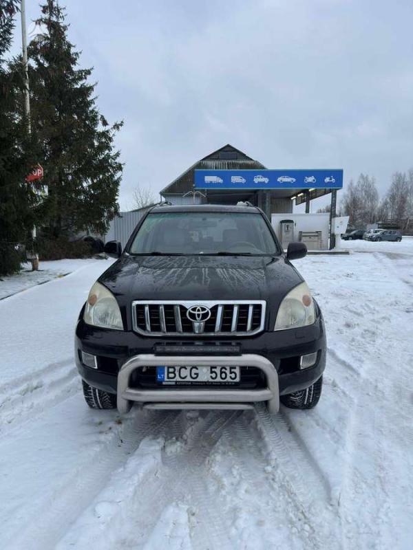 Black Toyota Land Cruiser 2005 in Sakiai, with an engine capacity of 2.98 L and mileage of 535 thousand km for 6000 €, photo 2 on AUTOMOTO.COM.LV