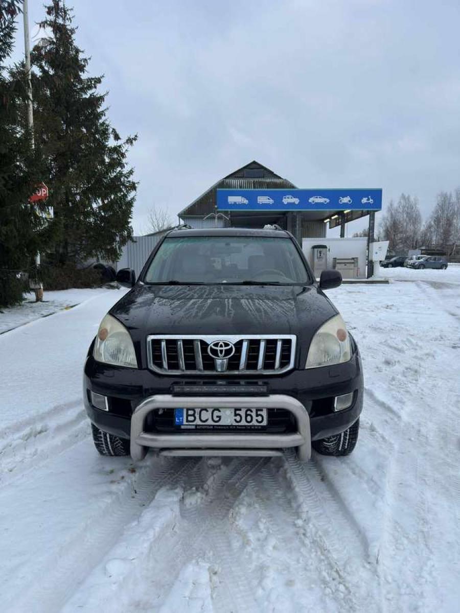 Black Toyota Land Cruiser 2005 in Sakiai, with an engine capacity of 2.98 L and mileage of 535 thousand km for 6000 €, photo 2 on AUTOMOTO.COM.LV