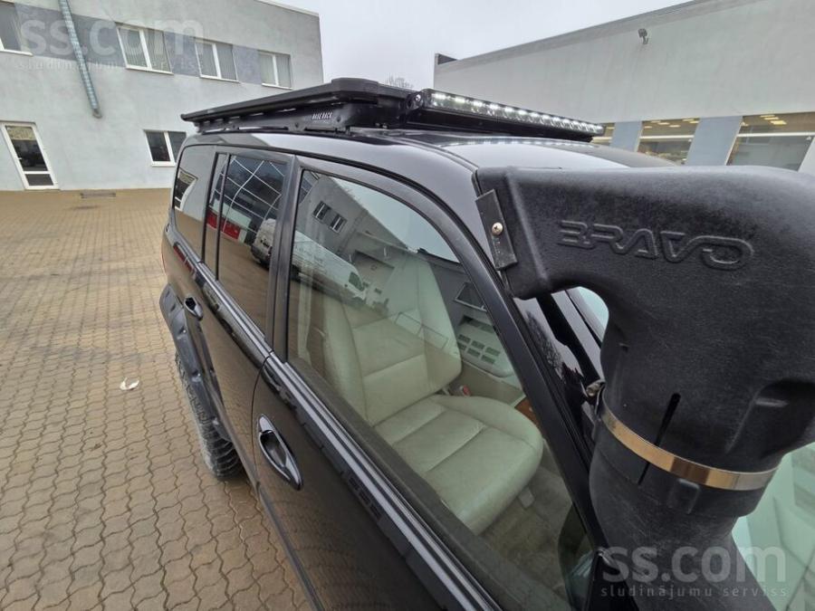 Melns Toyota Land Cruiser 2005 Rīga, ar dzinēja tilpumu 4.20 L un nobraukumu 375 tūkst. km par 22700 €, foto 8 vietnē AUTOMOTO.COM.LV